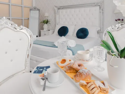 Palazzo Chiatamone - Naples