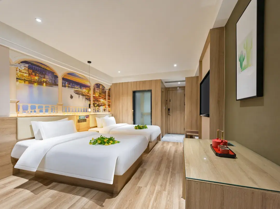 Nature Wake Spring Hotel - Fuyang