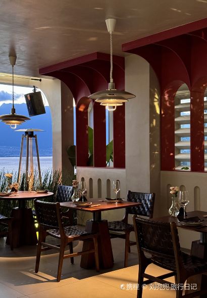 Sky Cloud Sea View Restaurant (Haidong Town/Ideal City, Dali City ...