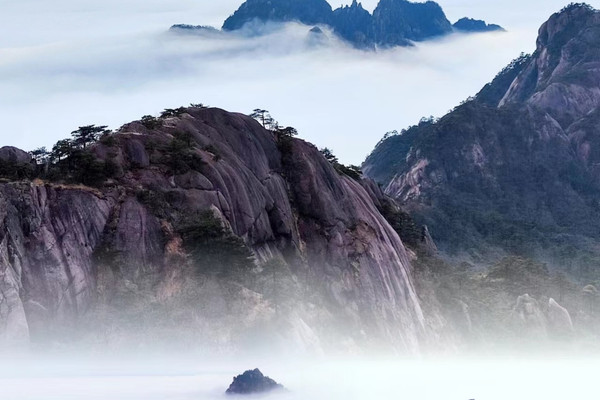 After the rain, Mount Huangshan is like a poetic ink painting above the sea of clouds | Trip.com ...