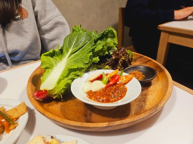 A nice set lunch of Ori Bossam and Sundubu Sambap | Trip.com Seoul
