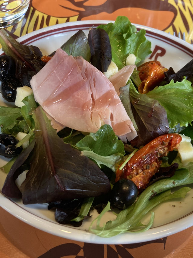 [Let's Go Meet the Adorable Remy!] Bistrot Chez Rémy at Disneyland ...