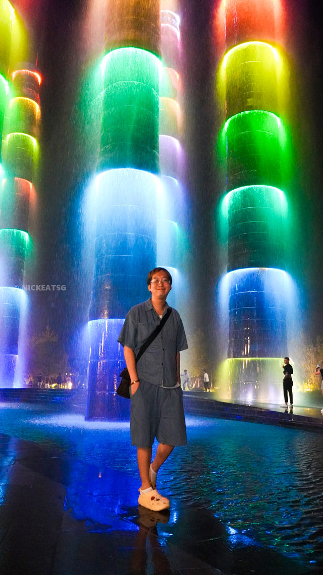 Chengdu’s Tower of Life (生機之塔): A Nighttime Spectacle at SKP｜Trip.com 成都