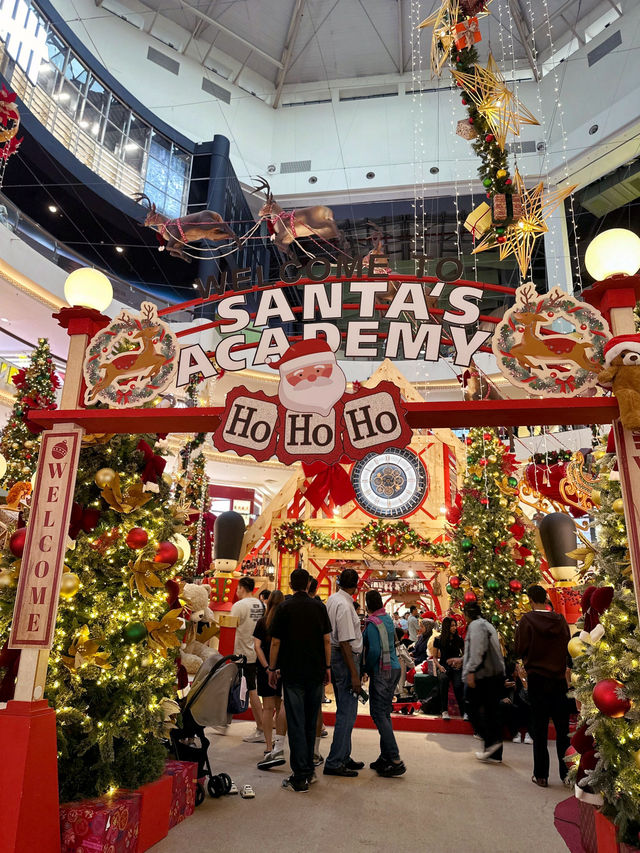 Mid Valley KL’s Main Concourse: Free Gift Wrapping Surprise! 🎁 | Trip ...