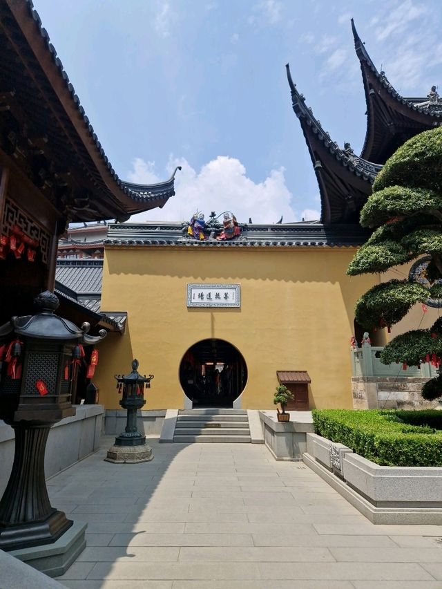 Shanghai Temple Daytrip | Trip.com Shanghai