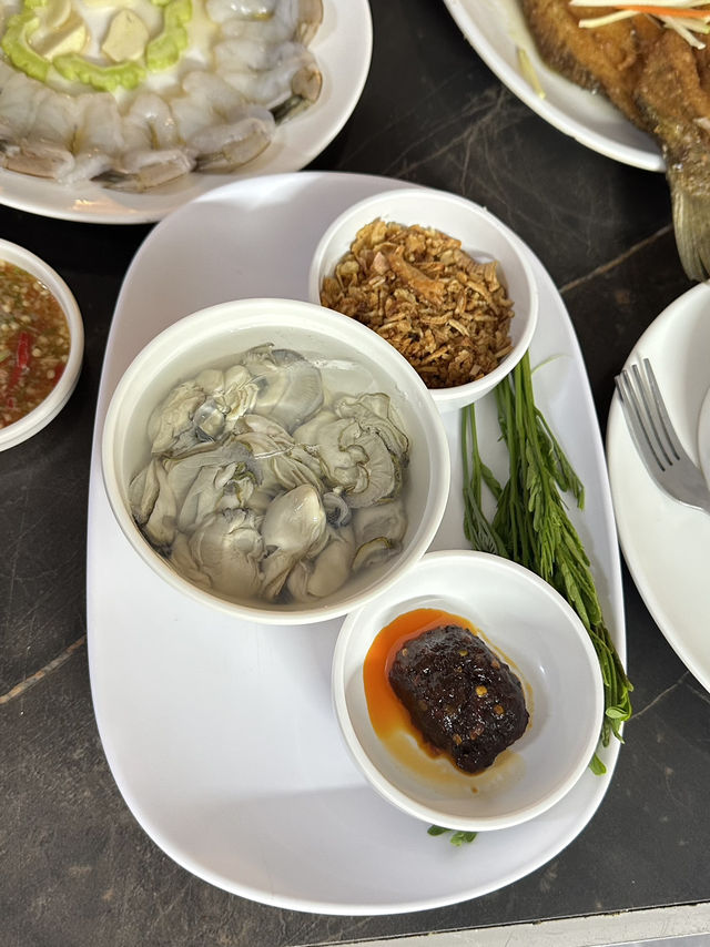 Eating Crabs, Watching Hawks, and Exploring Chanthaburi: A Stay at Plai ...