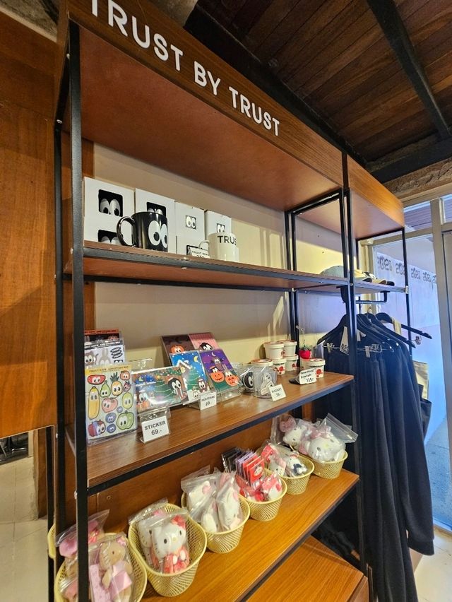 รีวิว Trust Cafe & Studio 🍅 | Trip.com กรุงเทพฯ