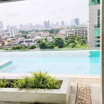 Infinity Pool | Trip.com Bangkok