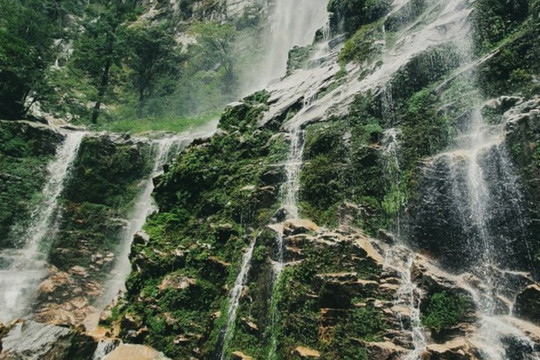 Ong Chua Waterfall | Trip.com Bat Xat District