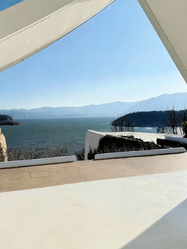 A must-visit natural lakeside spot on holidays | Trip.com Dali City