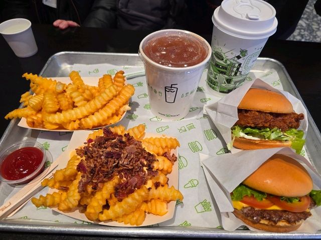 Shake Shack – Sanlitun Taikoo Li, Beijing | Trip.com ปักกิ่ง
