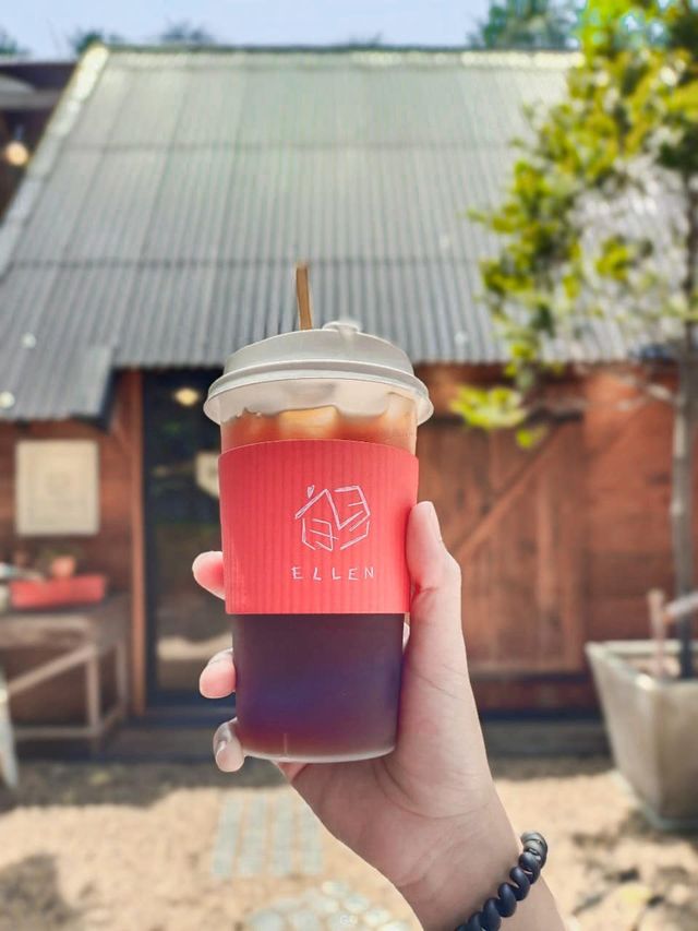 Ellen Cafe House | Trip.com อ่างศิลา