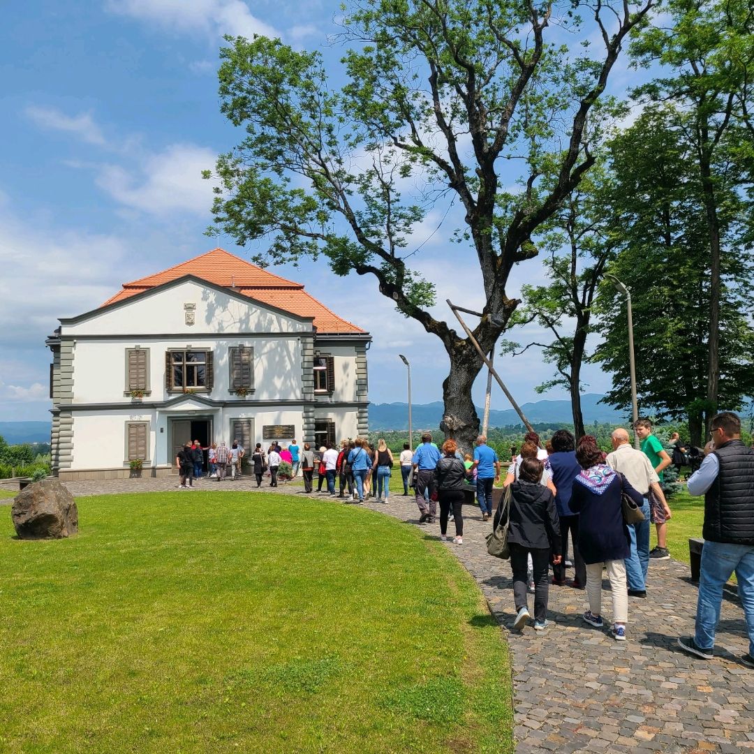 Satulung Travel Guide 2024 - Things to Do, What To Eat & Tips | Trip.com