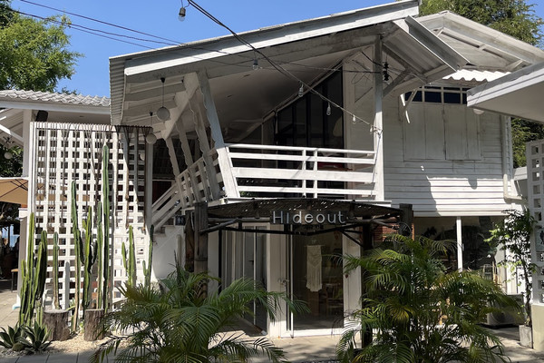 ☕ Hideout Beach Cafe & Bistro | Trip.com ศรีราชา