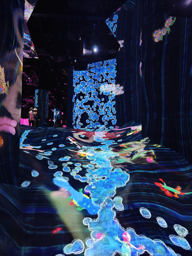 Sweet Couple Date Night：Romantic Light Art at teamLab Okinawa | Trip ...