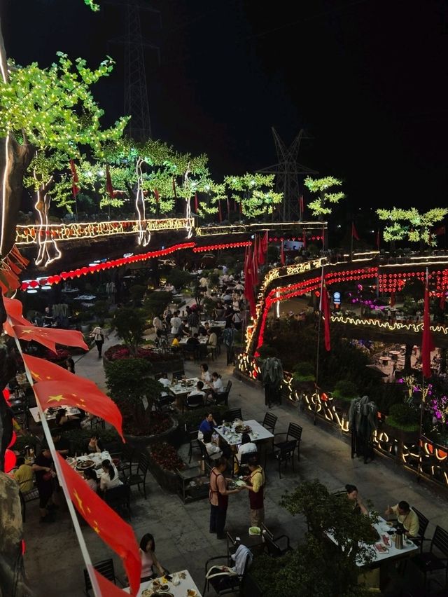 Thr Biggest hotpot Restaurant in the World | Trip.com Chongqing