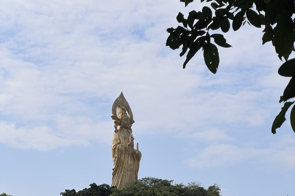 🌸 Serenity Awaits at Lotus Hill Resort: Guangzhou’s Lakeside Gem | Trip ...