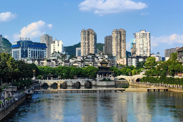 Must-visit for night tours in Guiyang! Stunning night view of Jiaxiu ...
