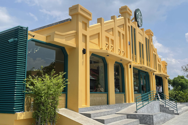 Starbucks Fish Market Kompot | Trip.com Kampot