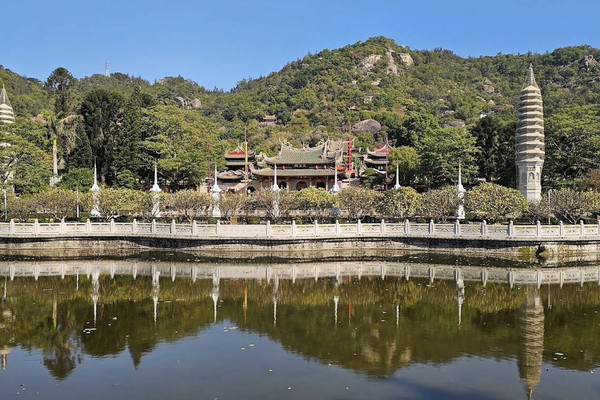 Daily Life and Monastic Practices | Trip.com Xiamen