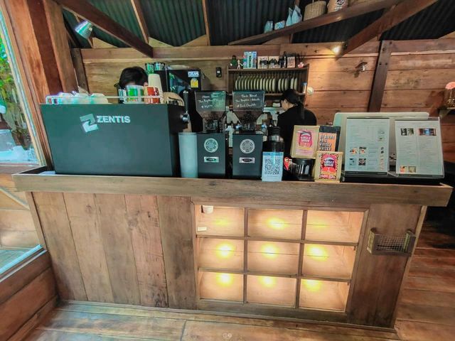 Ellen Cafe House | Trip.com อ่างศิลา