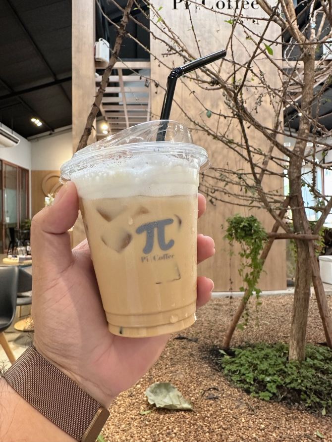 📸 รีวิวคาเฟ่:𝗣𝗶 𝗰𝗼𝗳𝗳𝗲𝗲 | 𝗞𝗵𝗼𝗻 𝗞𝗮en | Trip.com ขอนแก่น