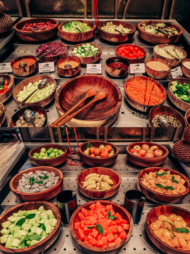 One of the most luxurious breakfasts in Wuhan | Wuhan Wanda Reign Hotel ...