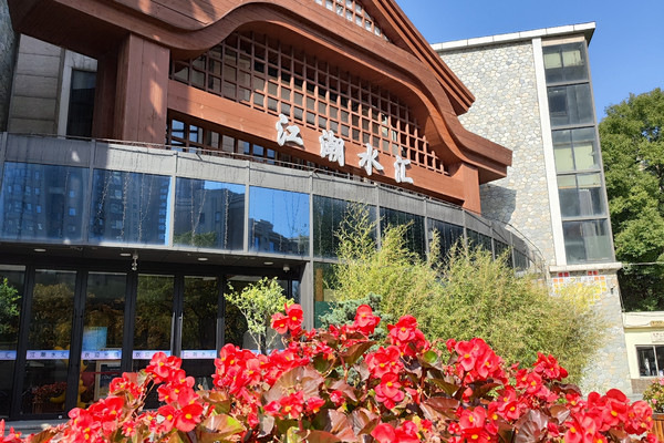 The days of lying flat and eating melons are given by Jiang Chao Shui ...