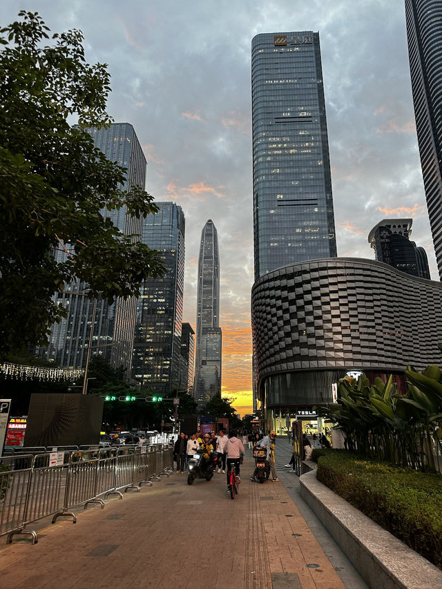 One Avenue, Shenzhen’s Most Aestheic Mall. Light Shows, Characters And ...