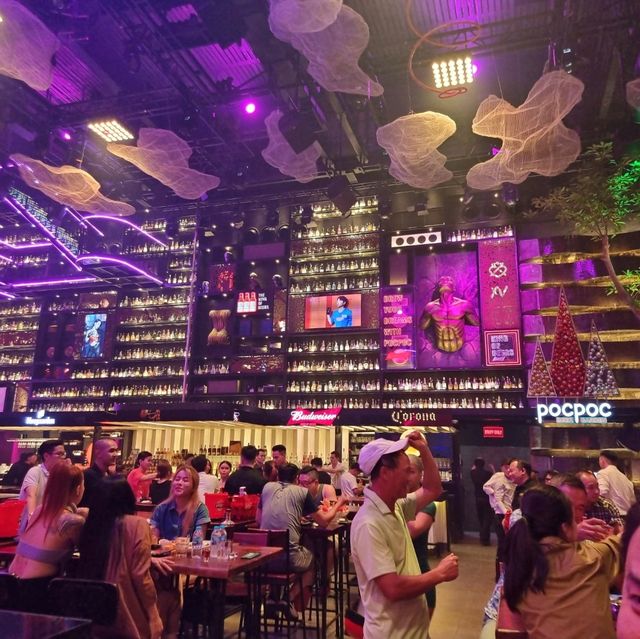 [호찌민3군]로컬 클럽 poc poc beer garden 추천!! | 트립닷컴 호찌민시