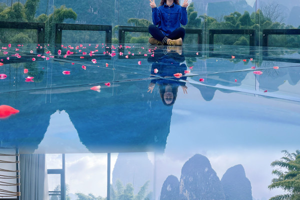 Stay in a hotel in Guilin where you can see the background of 20 yuan ...