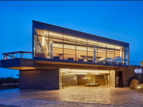 성산 바다를 품은 압도적 파노라마 뷰, 카페 아오오(AOO) | 트립닷컴 제주도