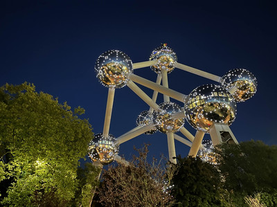 Atomium Night