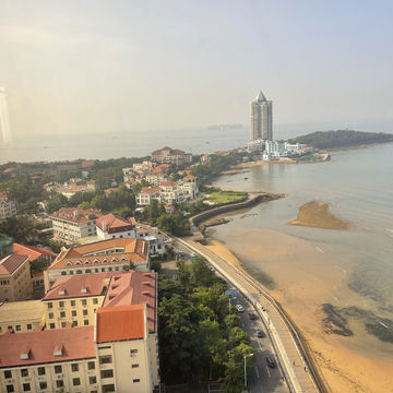Cool and fresh breeze from the sea. Qingdao No. 1 Bathing is a must ...