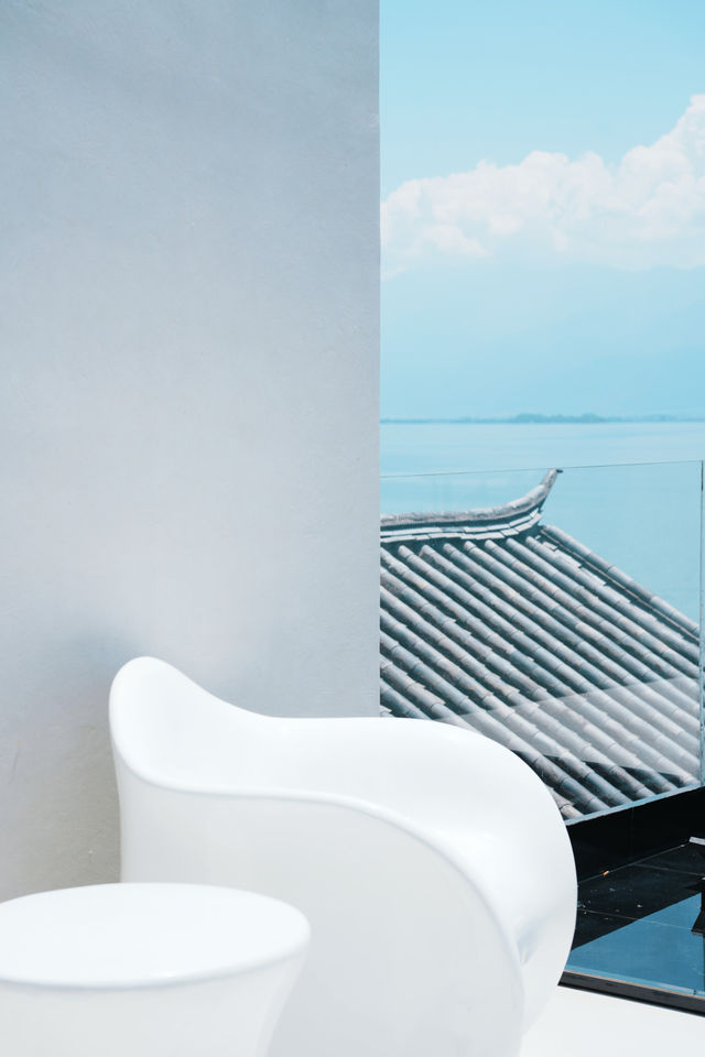 觀海與棲居：古古美美·石榴海景美宿裡的雙廊故事｜Trip.com 大理市