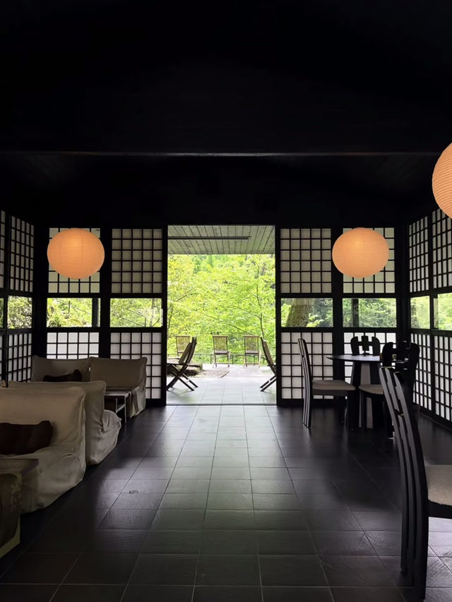 Escape the bustling city of Guangzhou and find Zen in a mountain forest ...