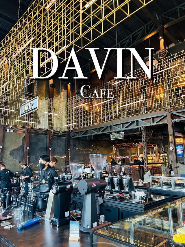 DAVIN Cafe คาเฟ่สไตล์กรีกย่านเรียบด่วนรามอินทรา | Trip.com กรุงเทพฯ