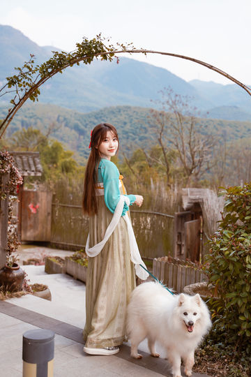 Anji Treasure Homestay invites you to stay in a century-old Huizhou ...