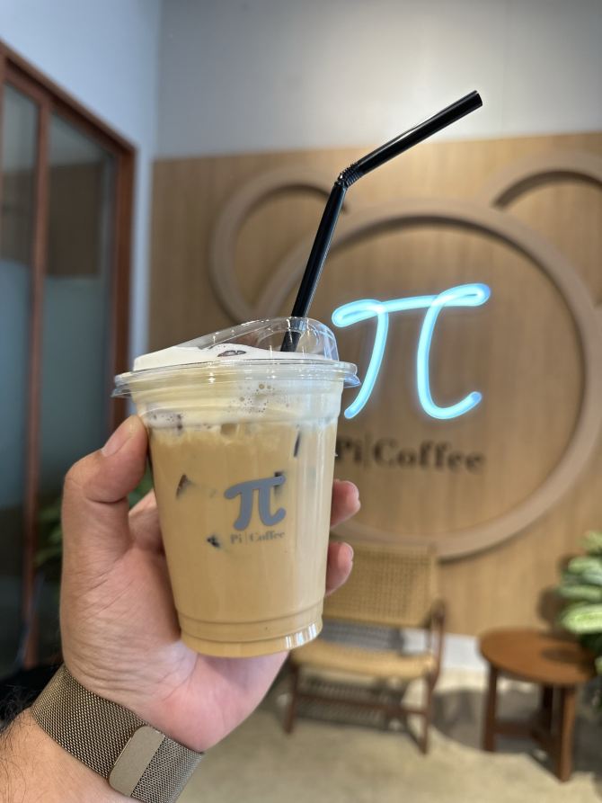 📸 รีวิวคาเฟ่:𝗣𝗶 𝗰𝗼𝗳𝗳𝗲𝗲 | 𝗞𝗵𝗼𝗻 𝗞𝗮en | Trip.com ขอนแก่น