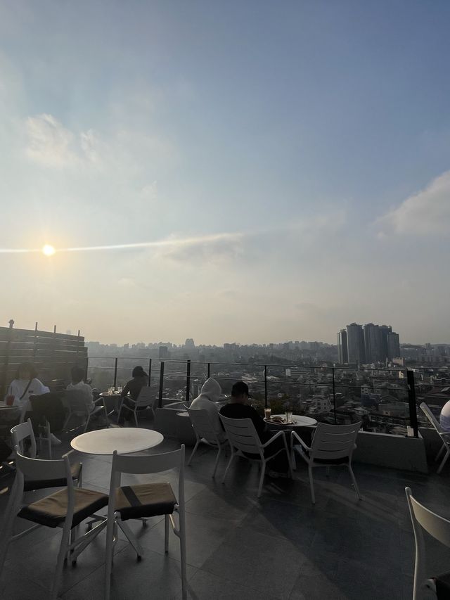 Rooftop Cafes in Seoul Autumn Sunset View | Trip.com Seoul