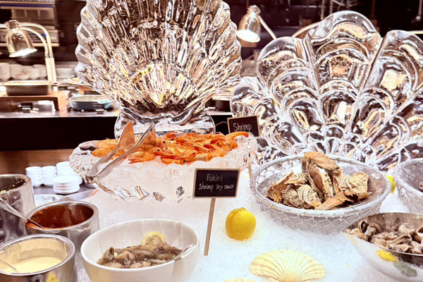 Indulge in The Dining Room Buffet at Grand Hyatt Erawan | Trip.com Bangkok