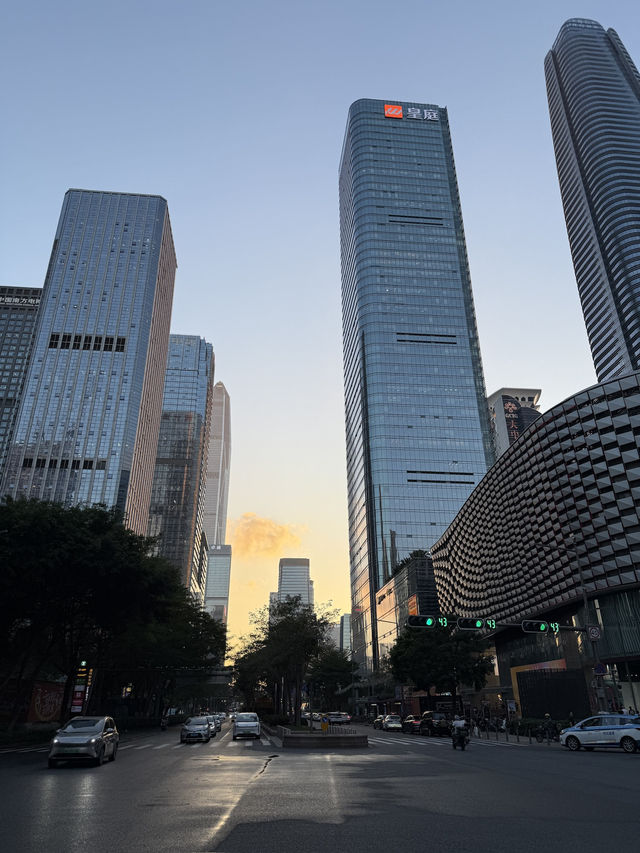 One Avenue, Shenzhen’s Most Aestheic Mall. Light Shows, Characters And ...