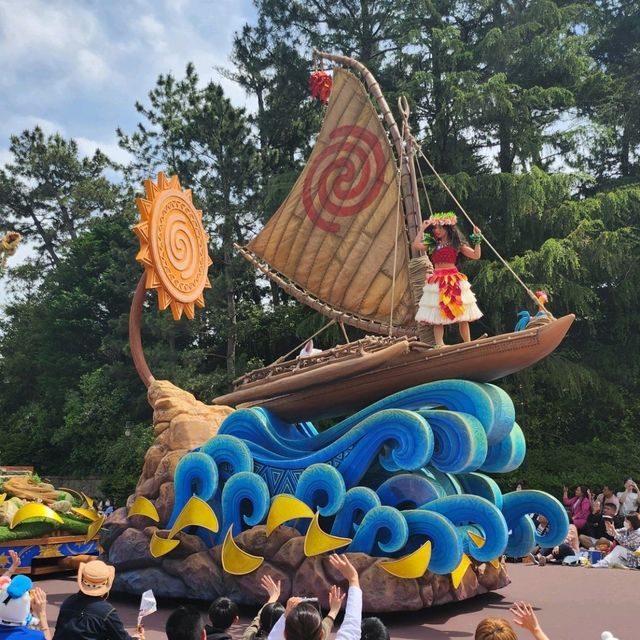 Amazing Tokyo Disneyland Parade | Trip.com Urayasu