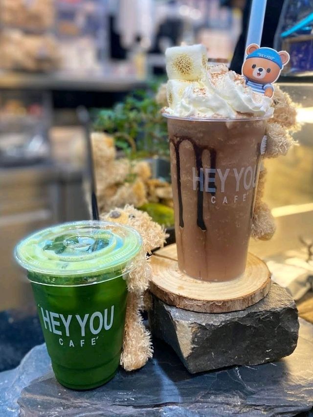 🧸 HEY YOU CAFE: คาเฟ่น้องหมีสุดคิ้วท์ที่บางแสน | Trip.com ชลบุรี