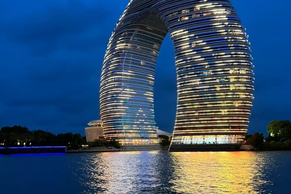 Huzhou Day Trip| Tai Lake The moon has fallen into the mortal world ...