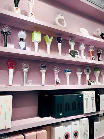 ⭐️台北中山探店👣 K-MONSTAR韓國專輯專賣｜Trip.com 台北