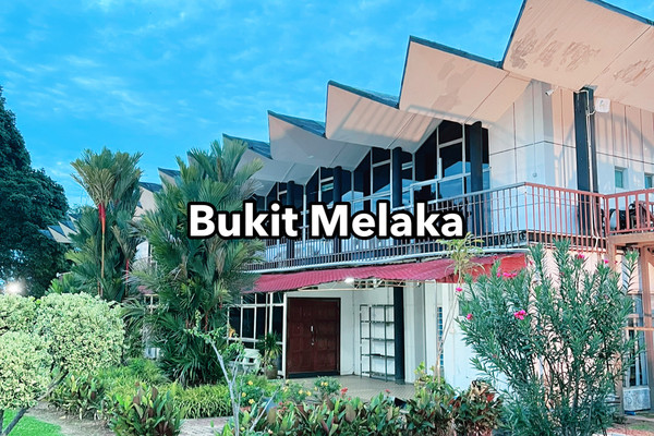 Bukit Melaka: Scenic Views and Sacred Silence Above the City | Trip.com ...