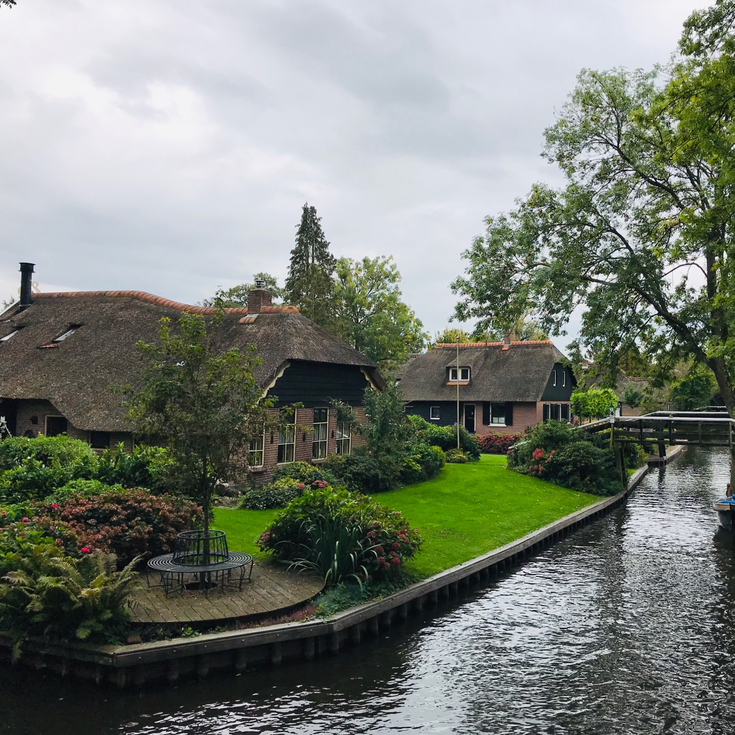 Giethoorn Travel Guide 2024 - Things to Do, What To Eat & Tips | Trip.com