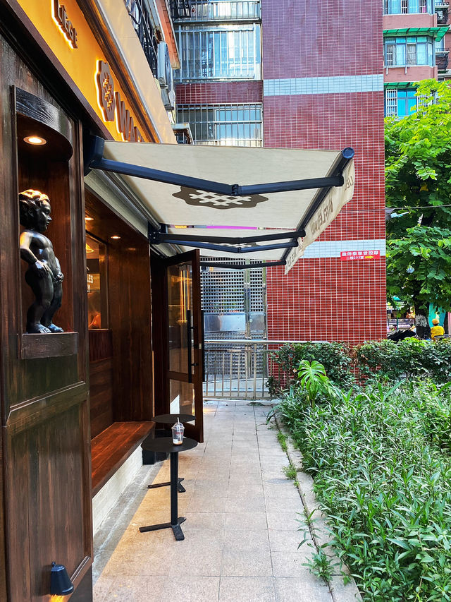 Famous waffle shop in Guangzhou 🧇 | Trip.com Guangzhou
