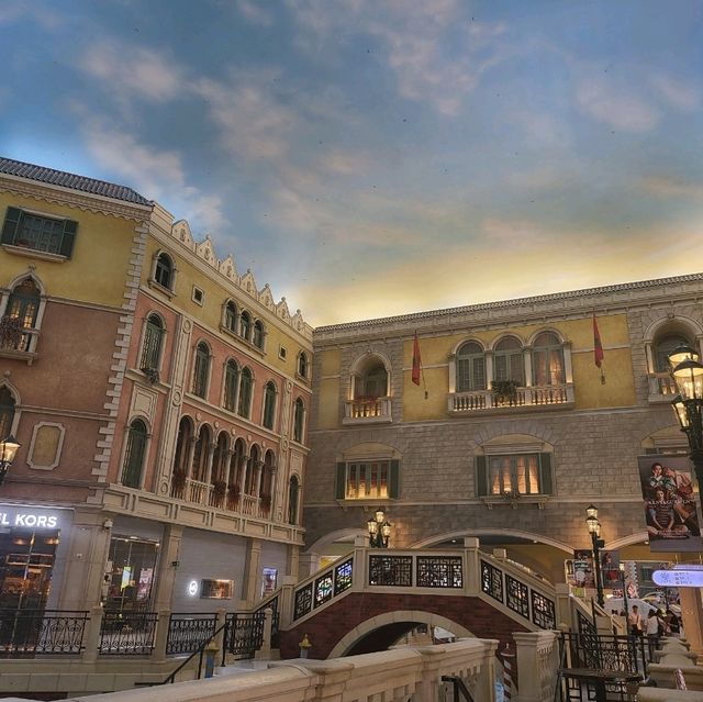 "The Venetian Macau🇲🇴: Where Las Vegas 🇺🇲Meets Venice🇭🇺" | Trip.com Macau